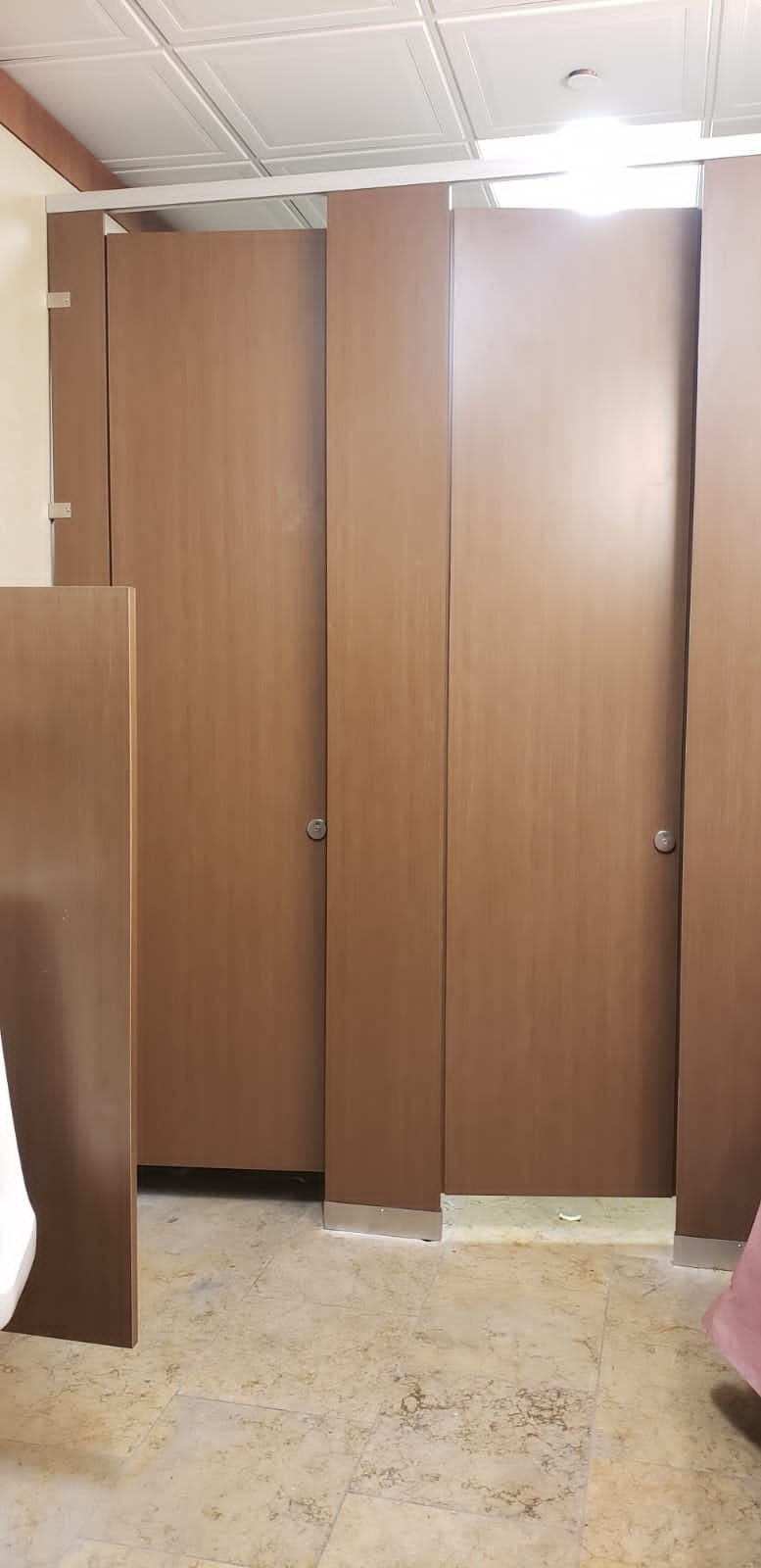 Guide to Toilet Partition Material by Mavi New York